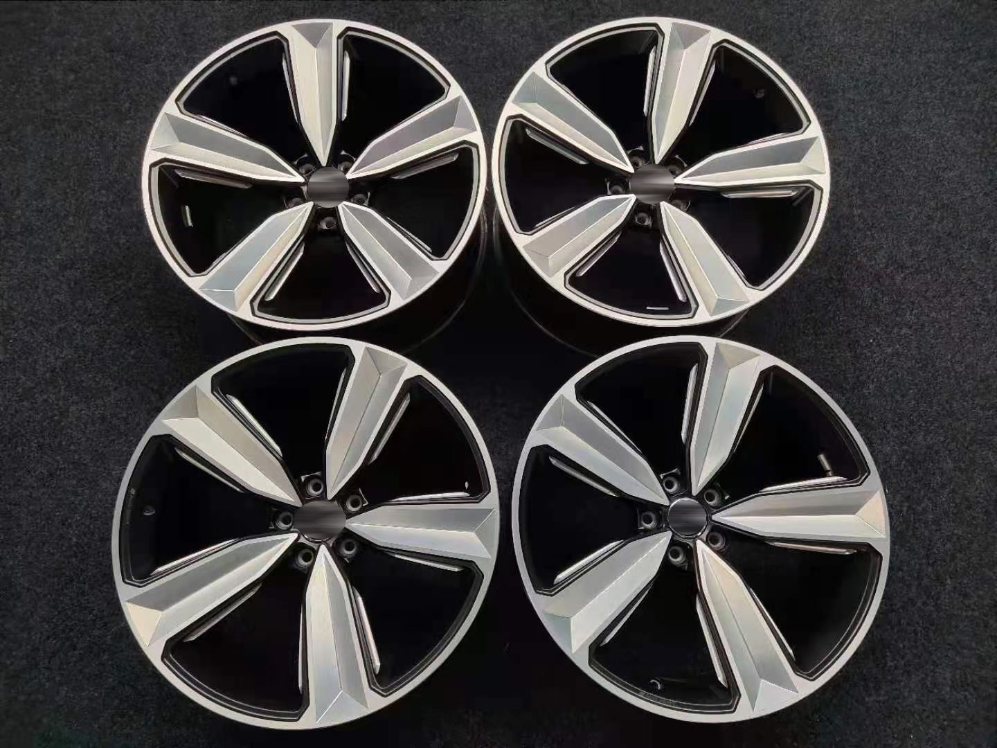 Glossy Black 5 Spoke 20 Inch Rims , Forged 9J Rim For Audi RS5